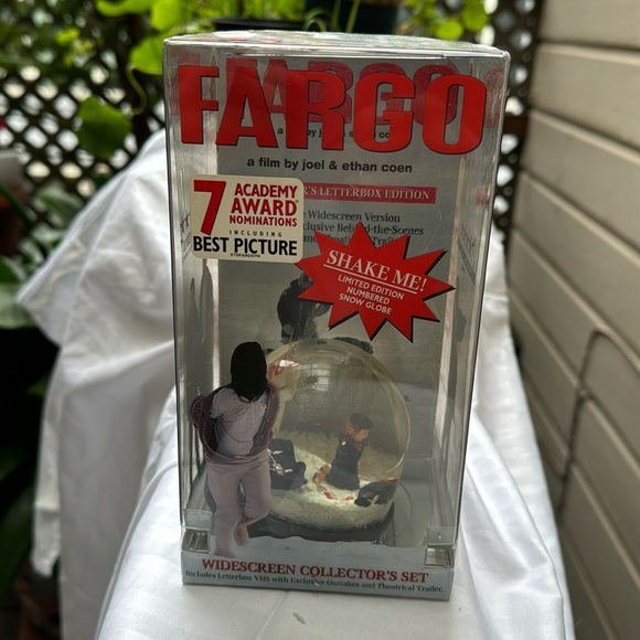 Polygram Film Production | Other | Fargo Widescreen Collectors Set Vhs ...